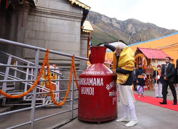 PM performs darshan and pooja at Badrinath Dham in Uttarakhand – Modern ...